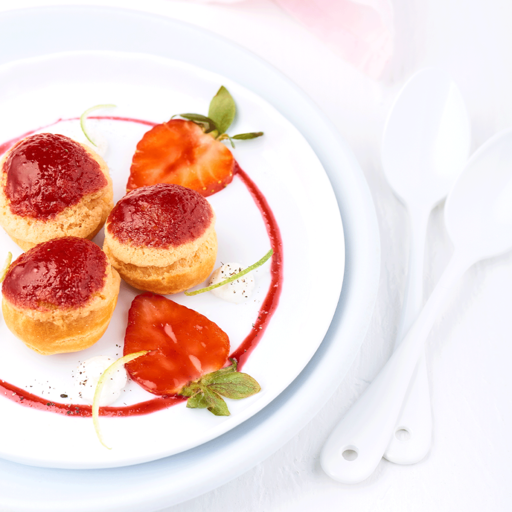 Recette - Profiterole à la fraise et Ossau Iraty, coulis de fruits ...